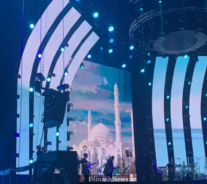 Recap of Dimash Kudaibergen concert in St. Petersburg: a duet with a ...