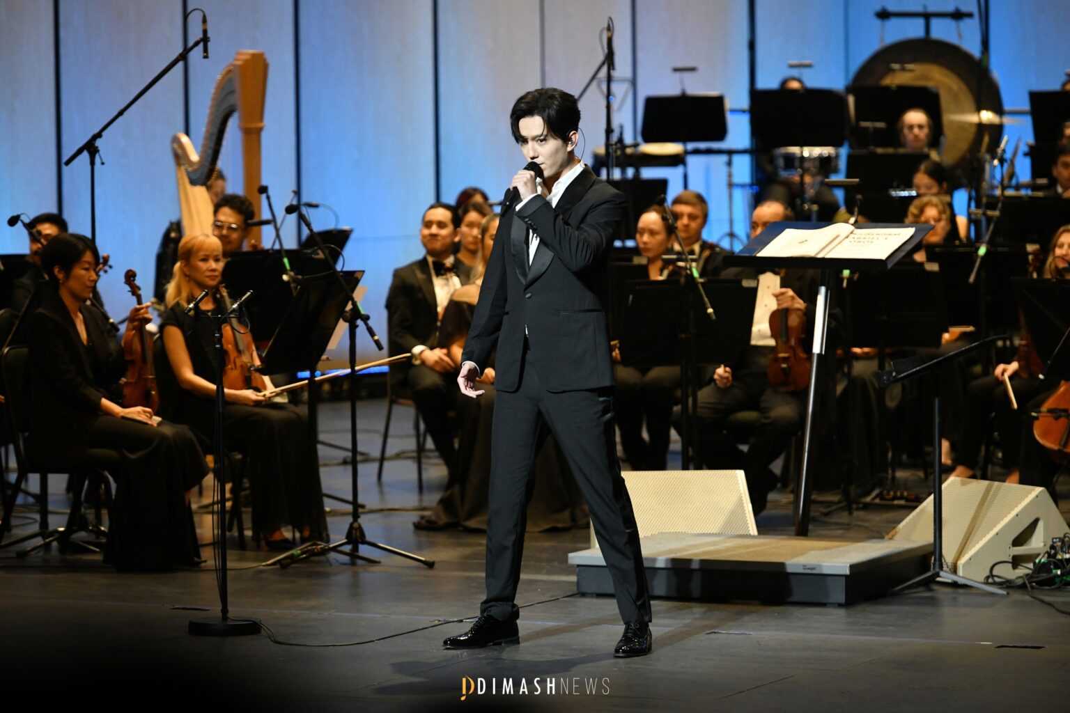 "A Night with the Stars" in Vietnam – Plácido Domingo, Kristine Opolais ...